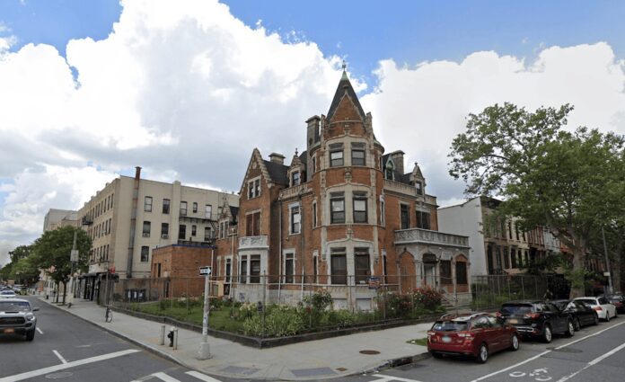 The Beef Between Urban Planners and Real Estate Developers in NYC ...
